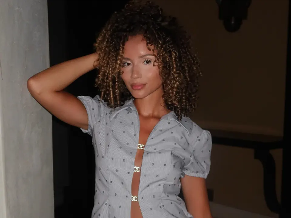 Emelia Scarlett Bio, Age, Parents, Boyfriend, Net Worth
